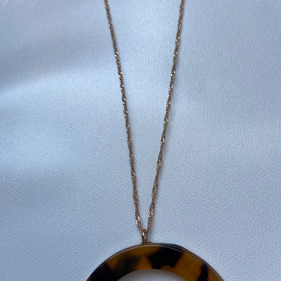 Carole | Jewelry | Carole Gold Toned Partial Tortoise Necklace Set ...